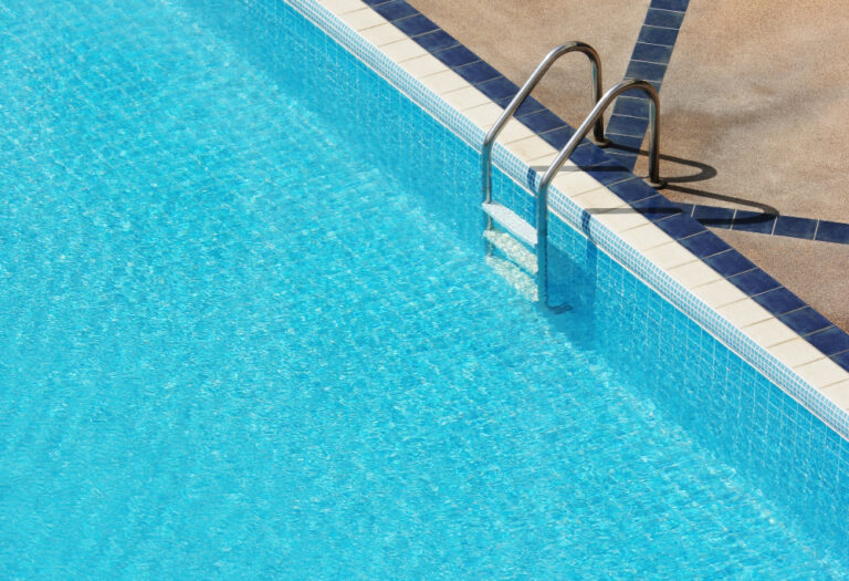 Is a Cordless Pool Cleaner Worth It for Above Ground Pool Owners? - Our ...