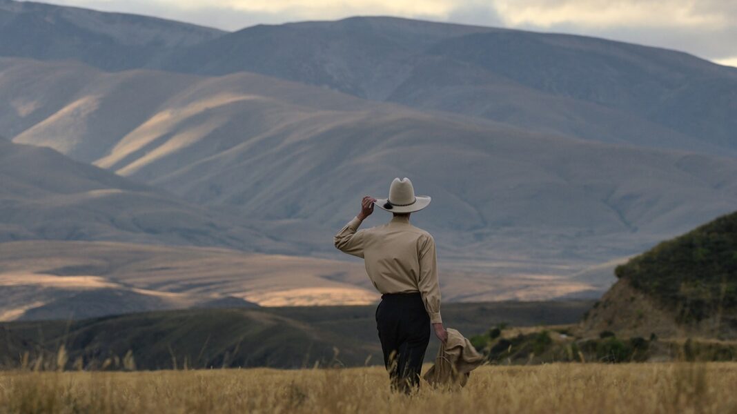 13 Powerful Stills from The Power of the Dog (2021) - Our Culture
