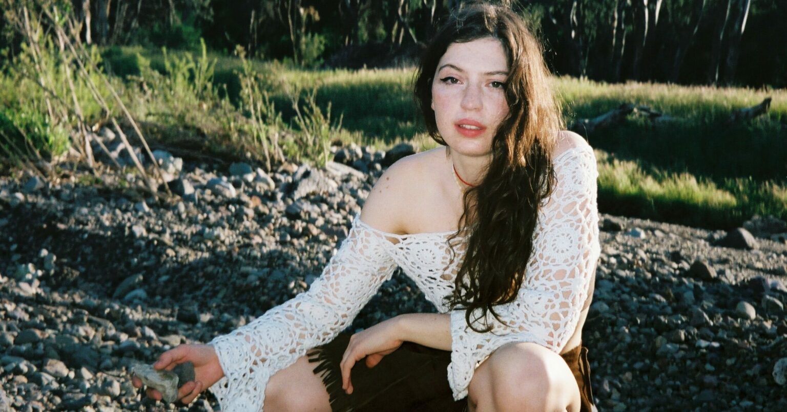 Alaska Reid Unveils New Single 'She Wonders' - Our Culture