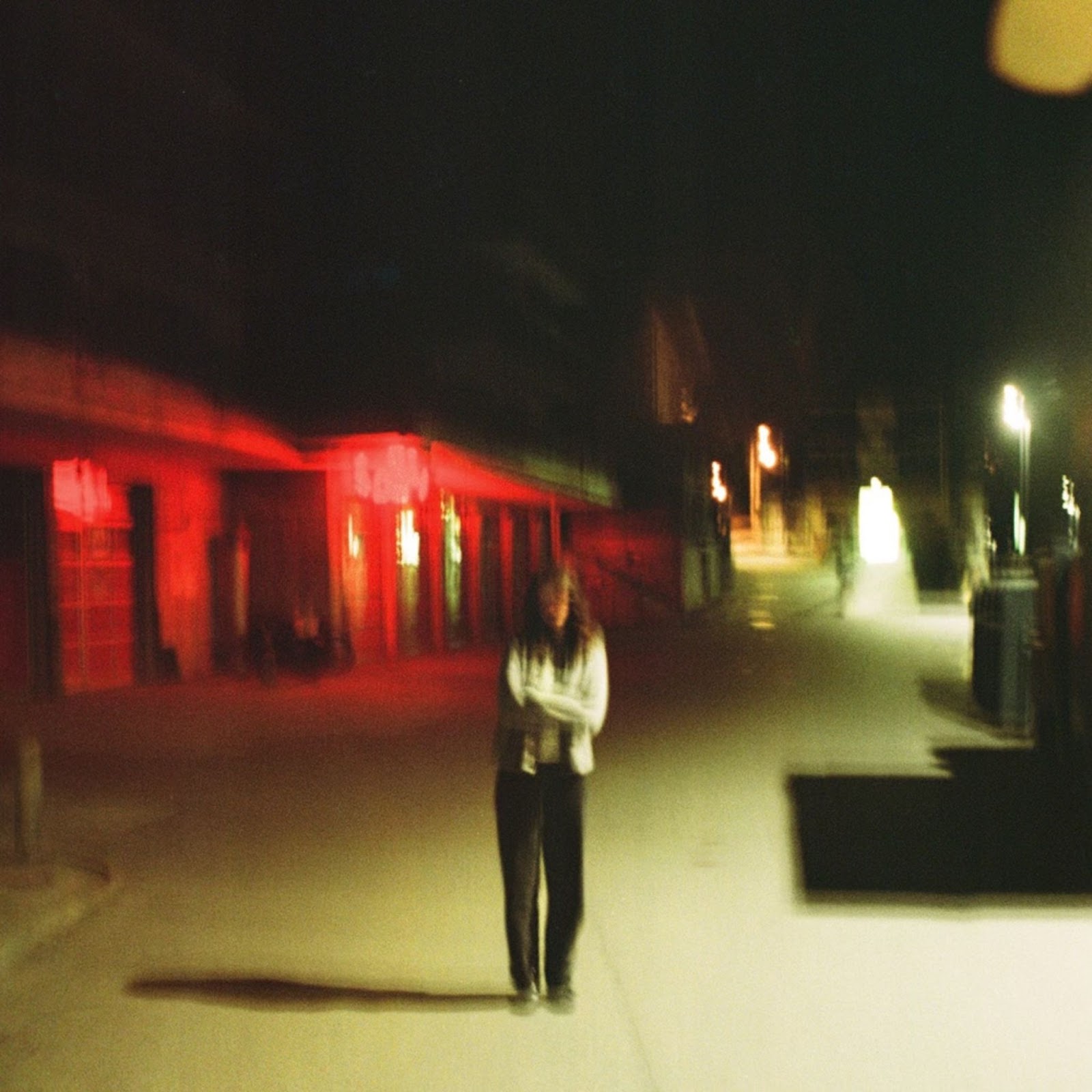 Matilda Mann Announces Debut Album 'Roxwell', Unveils New Single 'Say ...