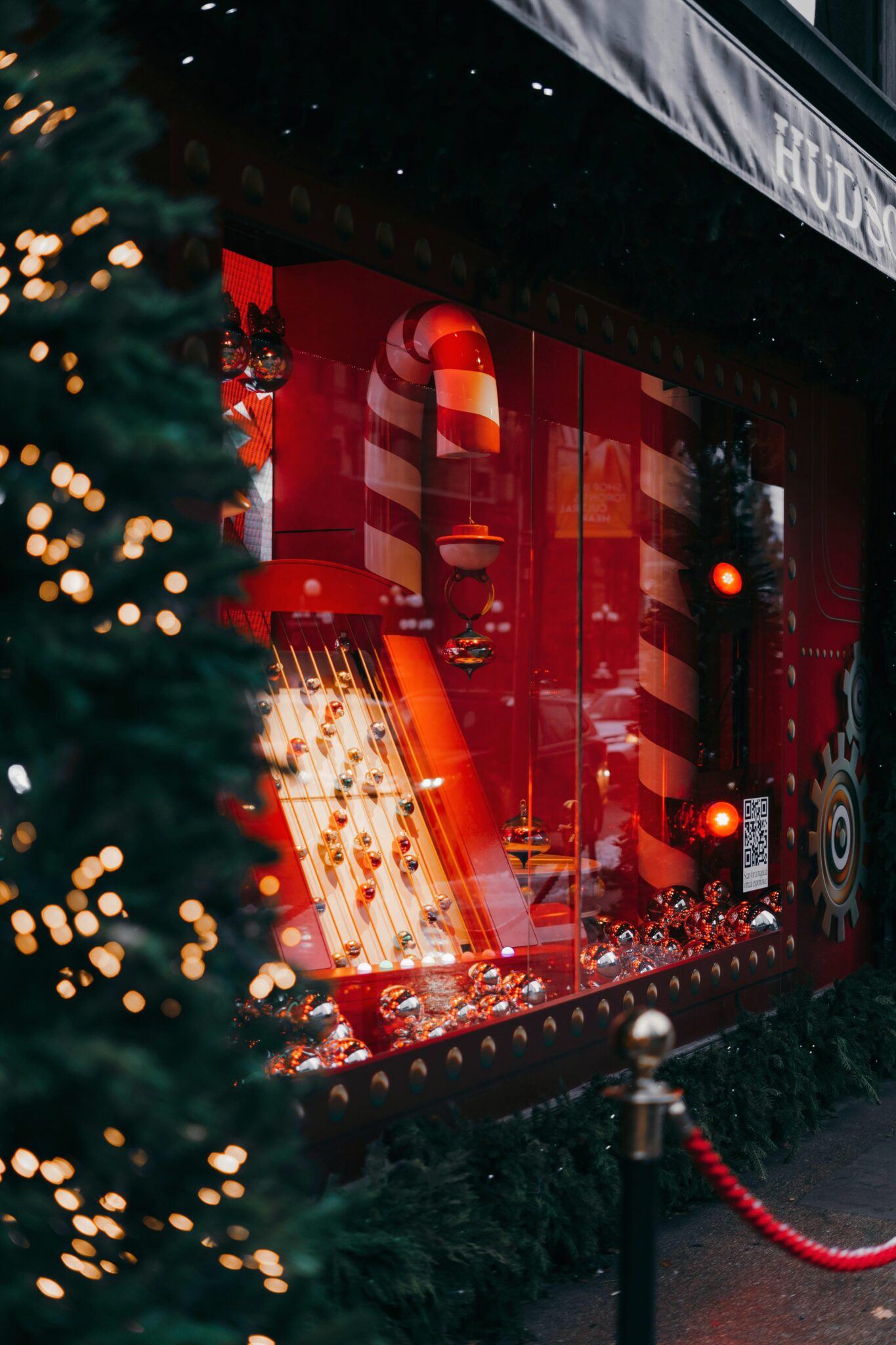 The Art of Christmas Visual Merchandising & the Business of Festive ...